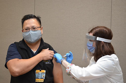 VCU Health Community Memorial Hospital Staff Receive COVID-19 Vaccine ...